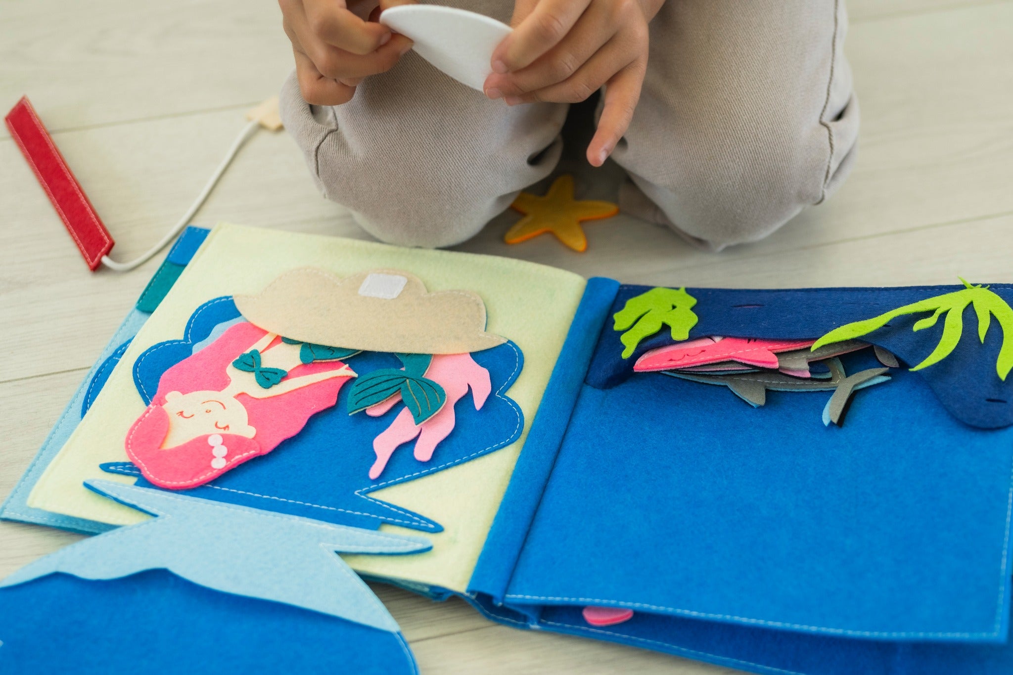 Busy Books: The Perfect Quiet Activity for Busy Little Hands | Busy ...