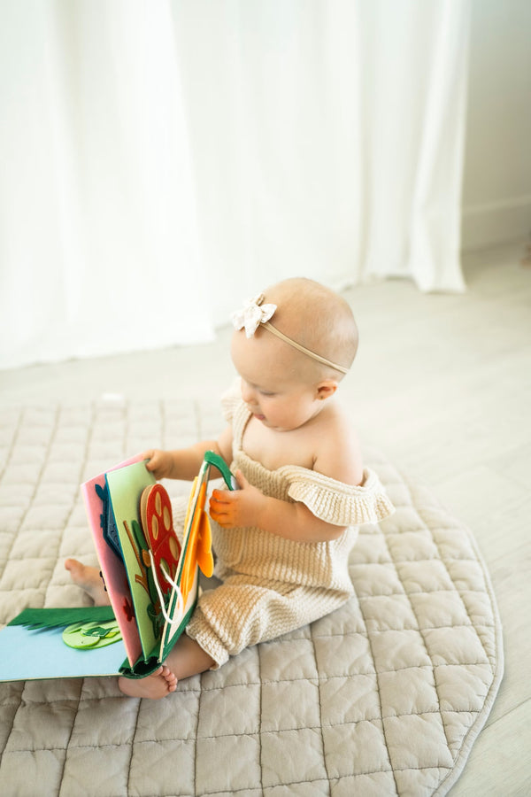 Lion Quiet Book | The Peek-a-boo Lion Quiet Book | Little Cloudy